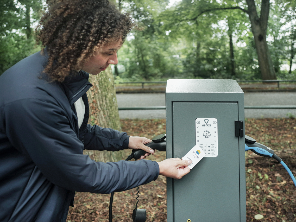 Request a charge card for an electric car | Vattenfall InCharge